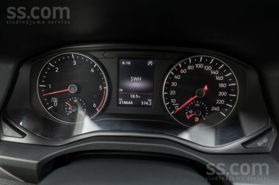 Pelēks Volkswagen Amarok 2018 Rīga, ar dzinēja tilpumu 3.00 L un nobraukumu 218 tūkst. km par 23400 €, foto 22 vietnē AUTOMOTO.COM.LV