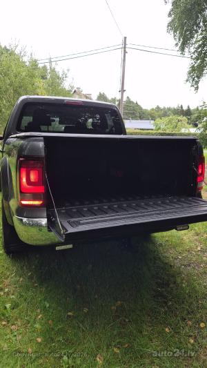 Grey Volkswagen Amarok 2018 in Tallinn, with an engine capacity of 3.00 L and mileage of 310 thousand km for 19000 €, photo 11 on AUTOMOTO.COM.LV