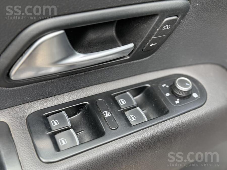 Pelēks Volkswagen Amarok 2020 Rīga, ar dzinēja tilpumu 3.00 L un nobraukumu 258 tūkst. km par 19500 €, foto 11 vietnē AUTOMOTO.COM.LV