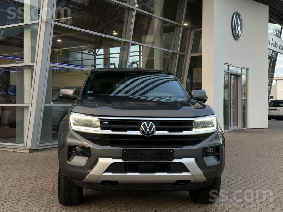 Grey Volkswagen Amarok 2023 in Valmiera, with an engine capacity of 3.00 L and mileage of 30 thousand km for 47900 €, photo 2 on AUTOMOTO.COM.LV