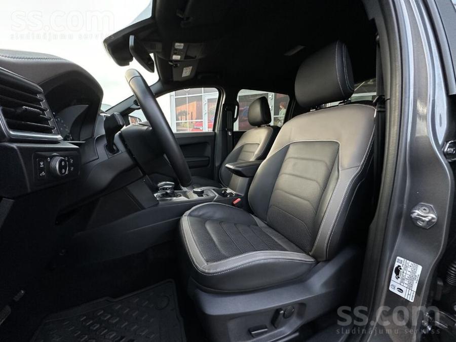 Grey Volkswagen Amarok 2023 in Valmiera, with an engine capacity of 3.00 L and mileage of 30 thousand km for 47900 €, photo 8 on AUTOMOTO.COM.LV