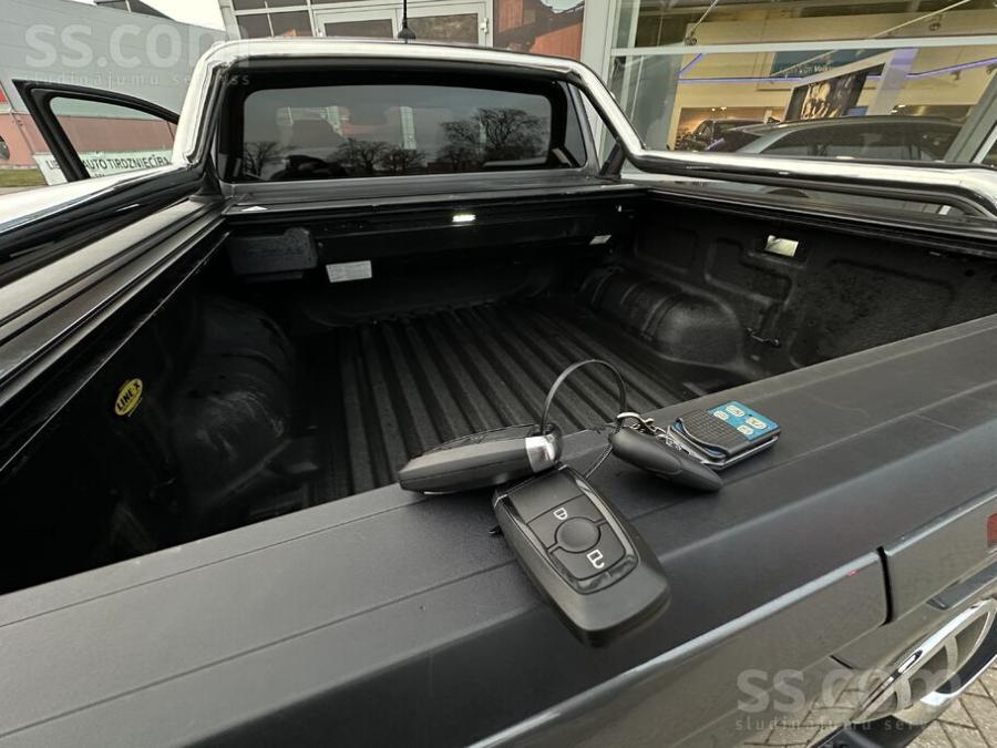 Grey Volkswagen Amarok 2023 in Valmiera, with an engine capacity of 3.00 L and mileage of 30 thousand km for 47900 €, photo 22 on AUTOMOTO.COM.LV