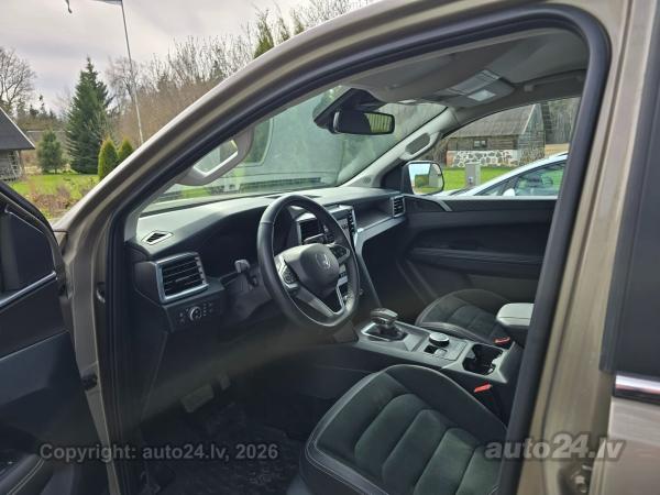 Pelēks Volkswagen Amarok 2023 Tallina, ar dzinēja tilpumu 3.00 L un nobraukumu 15 tūkst. km par 42500 €, foto 7 vietnē AUTOMOTO.COM.LV