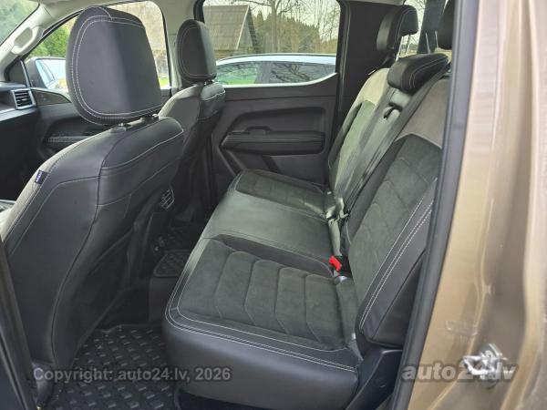 Pelēks Volkswagen Amarok 2023 Tallina, ar dzinēja tilpumu 3.00 L un nobraukumu 15 tūkst. km par 42500 €, foto 9 vietnē AUTOMOTO.COM.LV