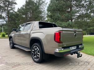 Pelēks Volkswagen Amarok 2023 Tallina, ar dzinēja tilpumu 3.00 L un nobraukumu 66 tūkst. km par 52900 €, foto 5 vietnē AUTOMOTO.COM.LV