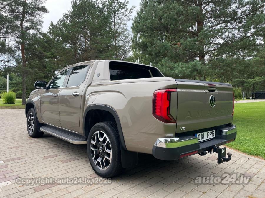 Pelēks Volkswagen Amarok 2023 Tallina, ar dzinēja tilpumu 3.00 L un nobraukumu 66 tūkst. km par 52900 €, foto 5 vietnē AUTOMOTO.COM.LV