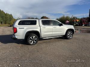 Pelēks Volkswagen Amarok 2023 Tallina, ar dzinēja tilpumu 3.00 L un nobraukumu 205 tūkst. km par 39900 €, foto 3 vietnē AUTOMOTO.COM.LV