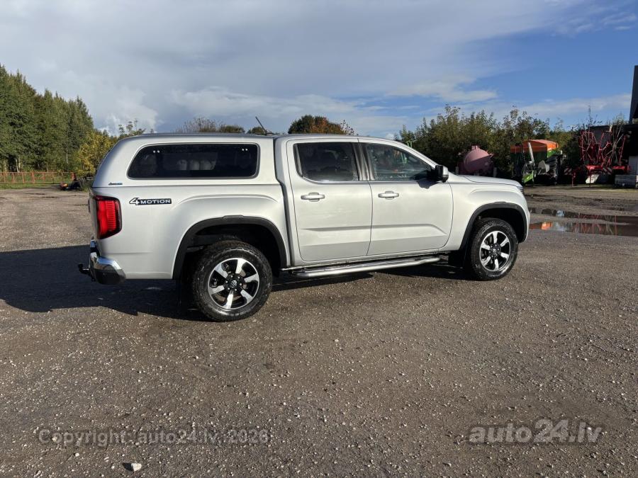 Pelēks Volkswagen Amarok 2023 Tallina, ar dzinēja tilpumu 3.00 L un nobraukumu 205 tūkst. km par 39900 €, foto 3 vietnē AUTOMOTO.COM.LV