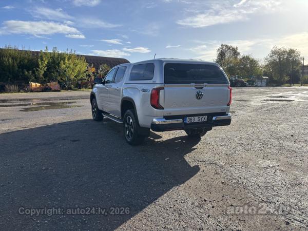 Pelēks Volkswagen Amarok 2023 Tallina, ar dzinēja tilpumu 3.00 L un nobraukumu 205 tūkst. km par 39900 €, foto 4 vietnē AUTOMOTO.COM.LV
