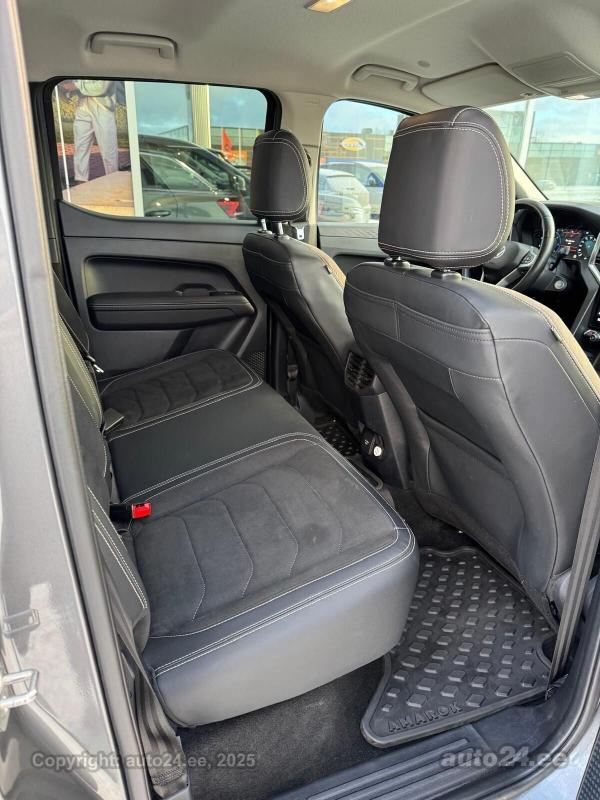 Grey Volkswagen Amarok 2024 in Viljandi, with an engine capacity of 3.00 L and mileage of 82 thousand km for 48900 €, photo 11 on AUTOMOTO.COM.LV