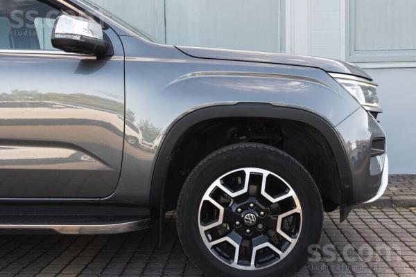 Grey Volkswagen Amarok 2024 in Ventspils, with an engine capacity of 3.00 L and mileage of 81 thousand km for 46750 €, photo 10 on AUTOMOTO.COM.LV