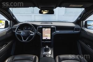 Pelēks Volkswagen Amarok 2024 Ventspils, ar dzinēja tilpumu 3.00 L un nobraukumu 81 tūkst. km par 46750 €, foto 20 vietnē AUTOMOTO.COM.LV