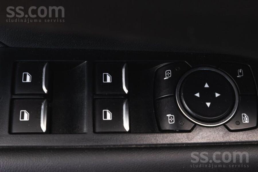 Pelēks Volkswagen Amarok 2024 Ventspils, ar dzinēja tilpumu 3.00 L un nobraukumu 81 tūkst. km par 46750 €, foto 35 vietnē AUTOMOTO.COM.LV