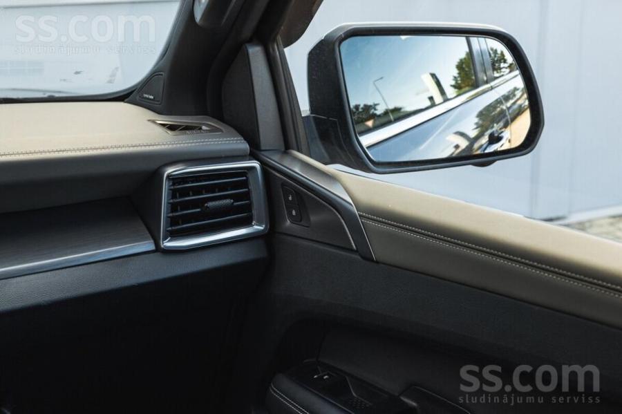 Pelēks Volkswagen Amarok 2024 Ventspils, ar dzinēja tilpumu 3.00 L un nobraukumu 81 tūkst. km par 46750 €, foto 36 vietnē AUTOMOTO.COM.LV