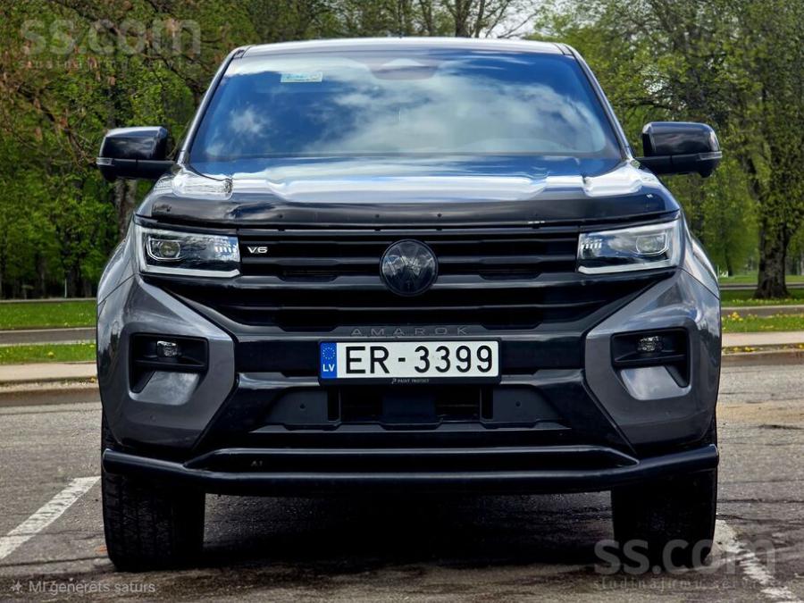 Pelēks Volkswagen Amarok 2025 Rīga, ar dzinēja tilpumu 3.00 L un nobraukumu 21 tūkst. km par 54450 €, foto 1 vietnē AUTOMOTO.COM.LV
