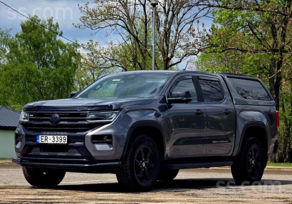 Pelēks Volkswagen Amarok 2025 Rīga, ar dzinēja tilpumu 3.00 L un nobraukumu 21 tūkst. km par 54450 €, foto 2 vietnē AUTOMOTO.COM.LV