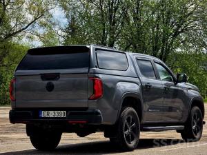 Pelēks Volkswagen Amarok 2025 Rīga, ar dzinēja tilpumu 3.00 L un nobraukumu 21 tūkst. km par 54450 €, foto 8 vietnē AUTOMOTO.COM.LV