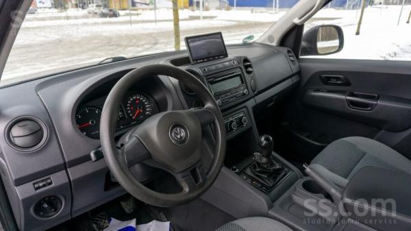 Grey Volkswagen Amarok 2011 in Riga, with an engine capacity of 2.00 L and mileage of 242 thousand km for 13990 €, photo 9 on AUTOMOTO.COM.LV