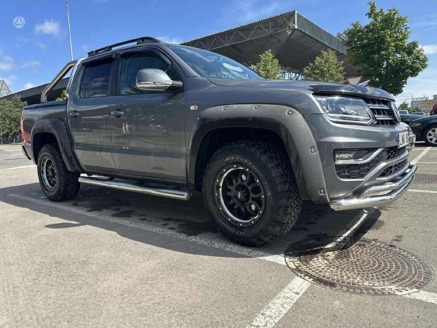 Grey Volkswagen Amarok 2011 in Klaipeda, with an engine capacity of 1.97 L and mileage of 28 thousand km for 12500 €, photo 4 on AUTOMOTO.COM.LV