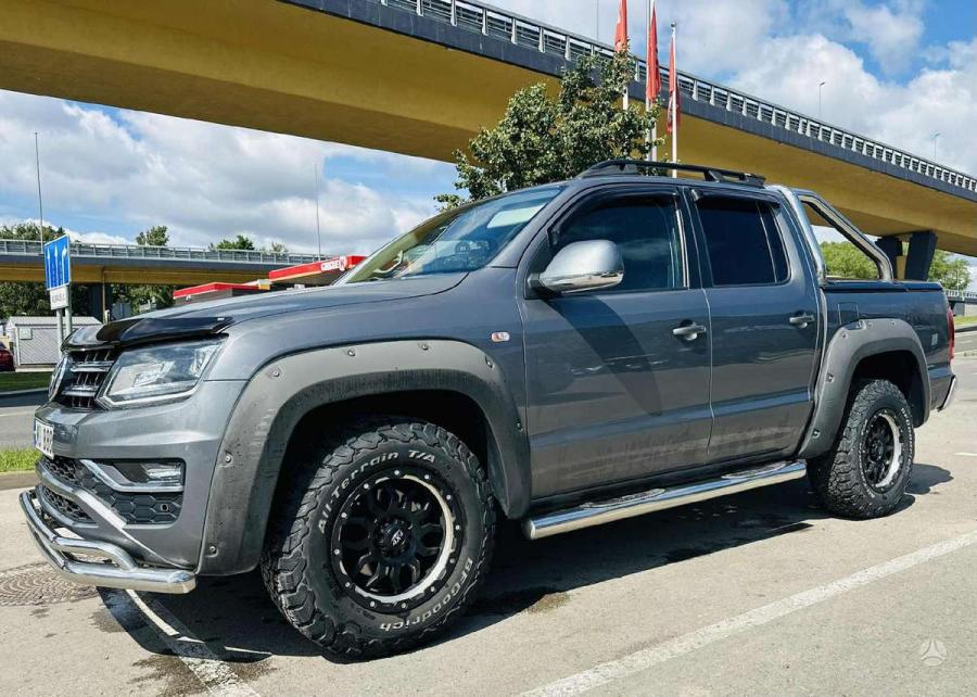 Grey Volkswagen Amarok 2011 in Klaipeda, with an engine capacity of 1.97 L and mileage of 28 thousand km for 12500 €, photo 9 on AUTOMOTO.COM.LV
