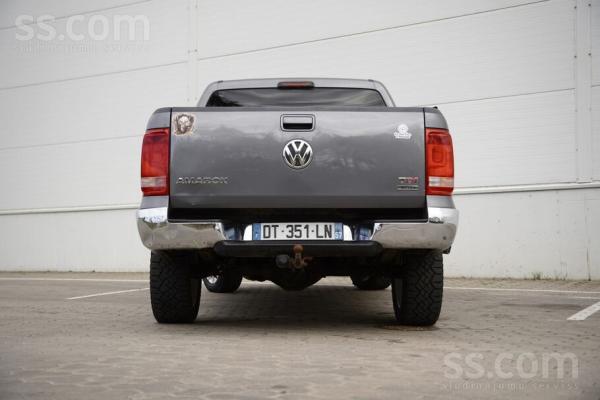 Pelēks Volkswagen Amarok 2011 Rīga, ar dzinēja tilpumu 2.00 L un nobraukumu 240 tūkst. km par 10900 €, foto 6 vietnē AUTOMOTO.COM.LV