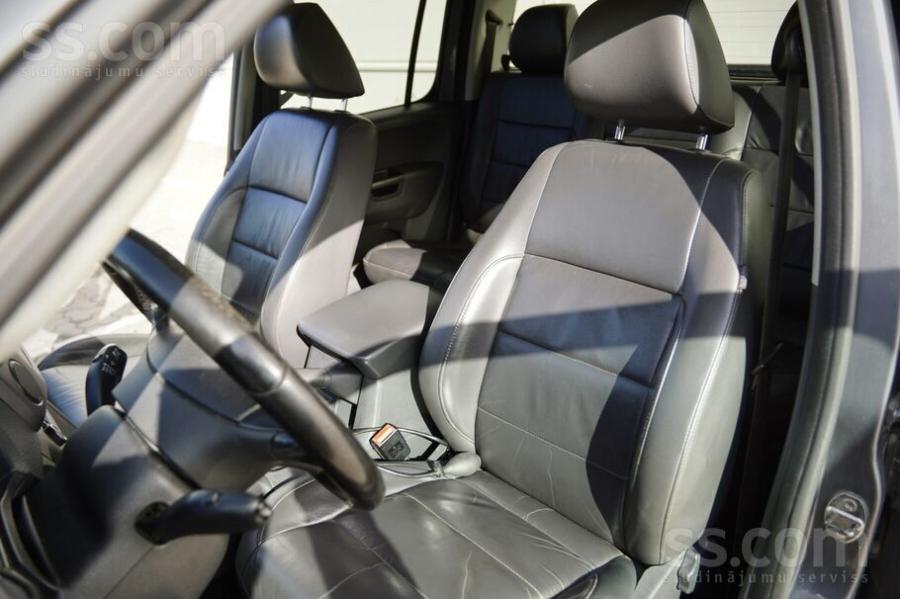 Pelēks Volkswagen Amarok 2011 Rīga, ar dzinēja tilpumu 2.00 L un nobraukumu 240 tūkst. km par 10900 €, foto 18 vietnē AUTOMOTO.COM.LV