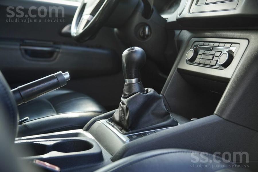 Pelēks Volkswagen Amarok 2011 Rīga, ar dzinēja tilpumu 2.00 L un nobraukumu 240 tūkst. km par 10900 €, foto 27 vietnē AUTOMOTO.COM.LV