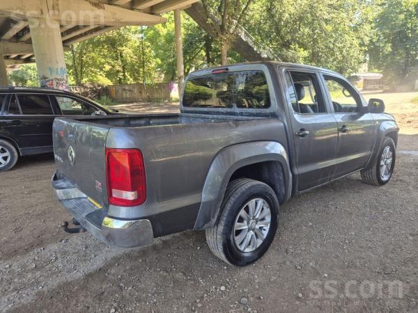 Grey Volkswagen Amarok 2011 in Riga, with an engine capacity of 2.00 L and mileage of 435 thousand km for 4200 €, photo 5 on AUTOMOTO.COM.LV