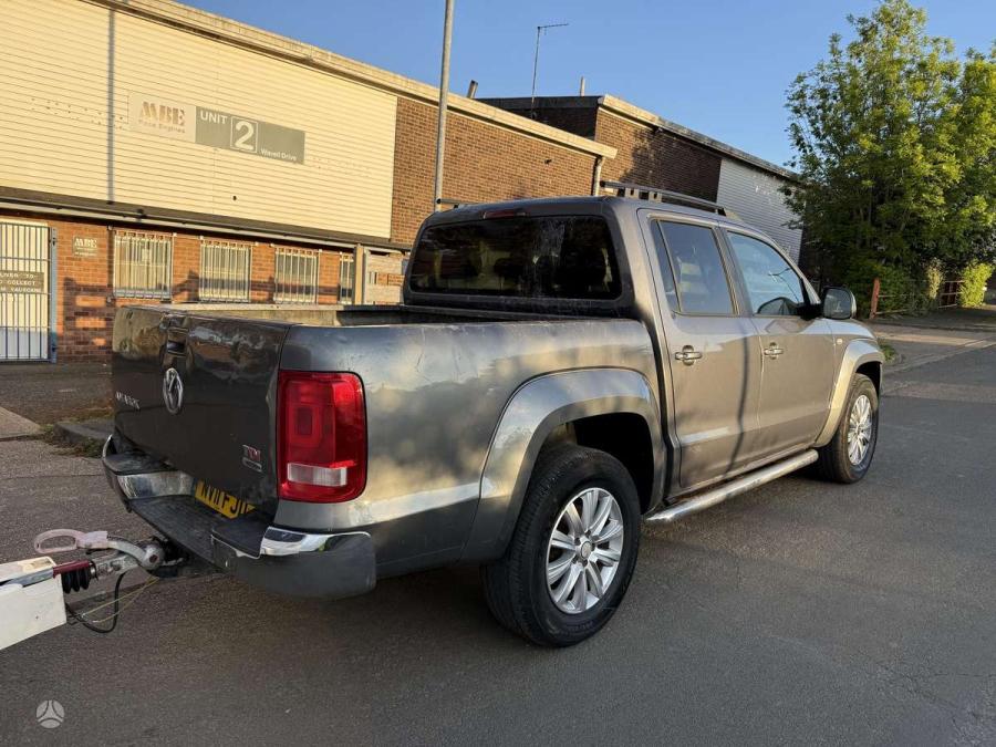 Grey Volkswagen Amarok 2011 in Riga, with an engine capacity of 1.97 L and mileage of 270 thousand km for 4800 €, photo 5 on AUTOMOTO.COM.LV