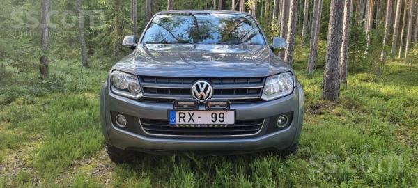Grey Volkswagen Amarok 2012 in Valmiera, with an engine capacity of 2.00 L and mileage of 363 thousand km for 11500 €, photo 2 on AUTOMOTO.COM.LV