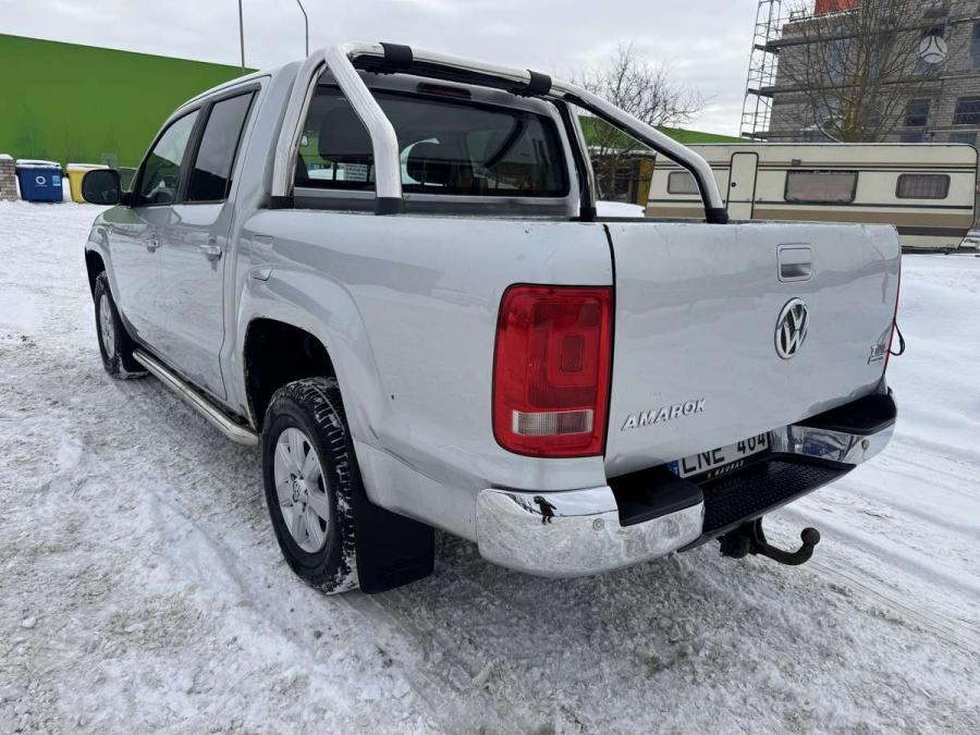 Grey Volkswagen Amarok 2012 in Kaunas, with an engine capacity of 1.97 L and mileage of 399 thousand km for 7500 €, photo 5 on AUTOMOTO.COM.LV