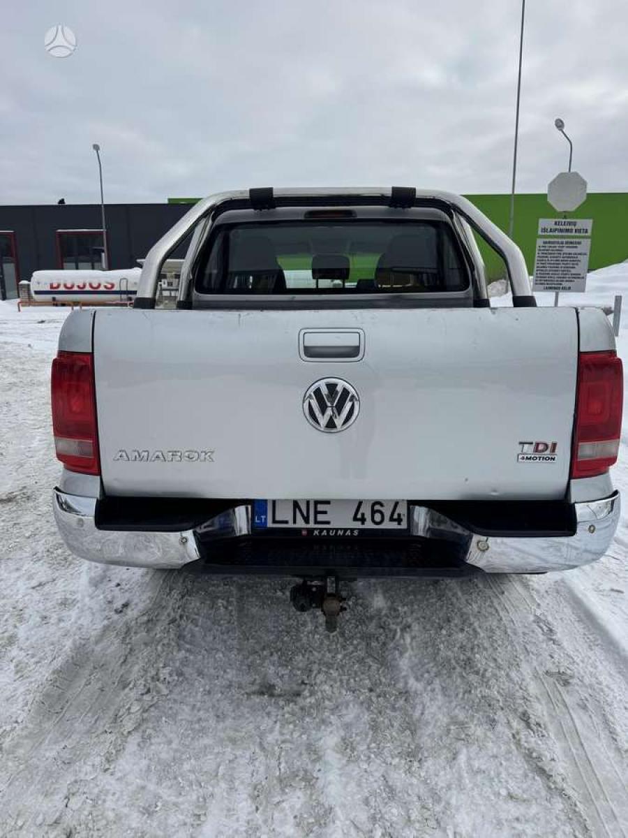 Grey Volkswagen Amarok 2012 in Kaunas, with an engine capacity of 1.97 L and mileage of 399 thousand km for 7500 €, photo 6 on AUTOMOTO.COM.LV