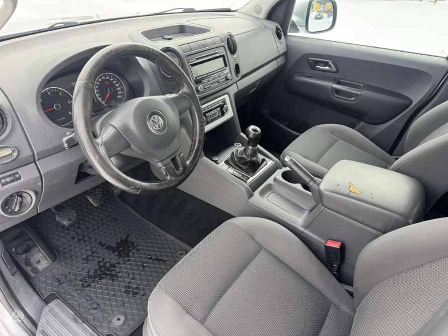 Grey Volkswagen Amarok 2012 in Kaunas, with an engine capacity of 1.97 L and mileage of 399 thousand km for 7500 €, photo 10 on AUTOMOTO.COM.LV