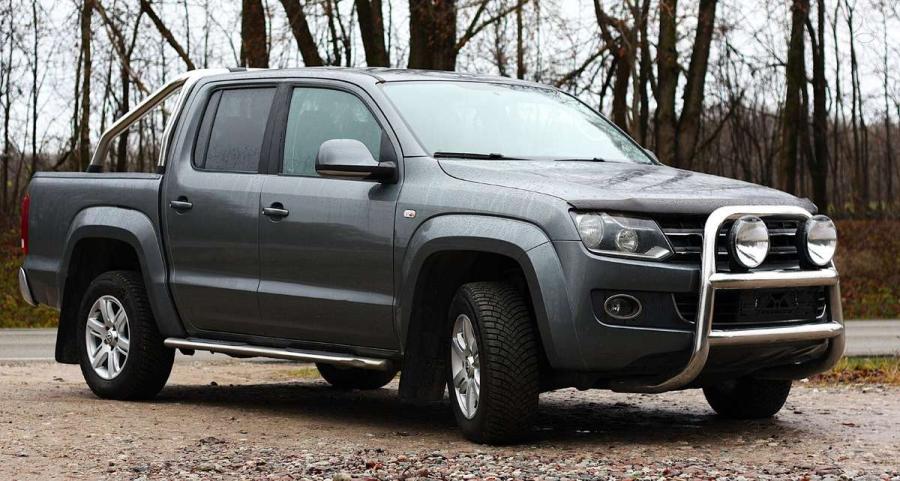 Grey Volkswagen Amarok 2013 in Kretinga, with an engine capacity of 1.97 L and mileage of 307 thousand km for 11999 €, photo 3 on AUTOMOTO.COM.LV