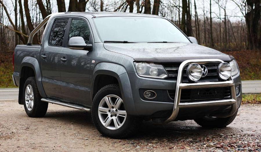 Grey Volkswagen Amarok 2013 in Kretinga, with an engine capacity of 1.97 L and mileage of 307 thousand km for 11999 €, photo 7 on AUTOMOTO.COM.LV