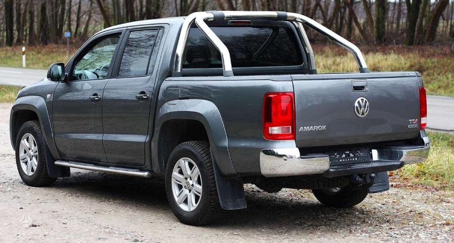 Grey Volkswagen Amarok 2013 in Kretinga, with an engine capacity of 1.97 L and mileage of 307 thousand km for 11999 €, photo 9 on AUTOMOTO.COM.LV