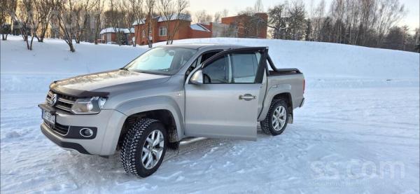 Grey Volkswagen Amarok 2013 in Jekabpils, with an engine capacity of 2.00 L and mileage of 304 thousand km for 11000 €, photo 2 on AUTOMOTO.COM.LV