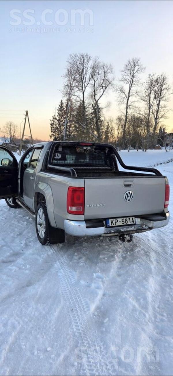 Grey Volkswagen Amarok 2013 in Jekabpils, with an engine capacity of 2.00 L and mileage of 304 thousand km for 11000 €, photo 3 on AUTOMOTO.COM.LV