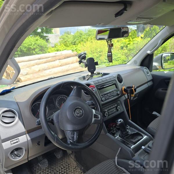 Grey Volkswagen Amarok 2013 in Cesis, with an engine capacity of 2.00 L and mileage of 422 thousand km for 7000 €, photo 8 on AUTOMOTO.COM.LV
