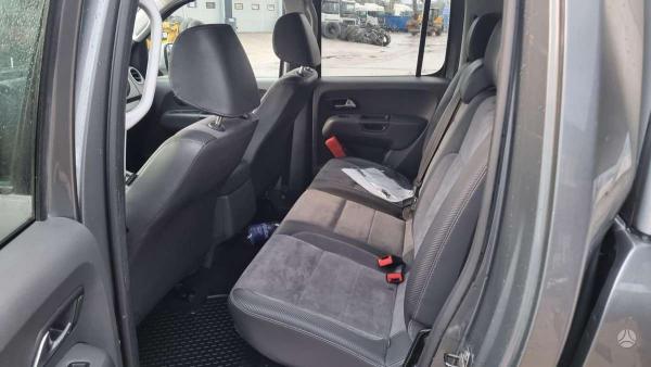 Pelēks Volkswagen Amarok 2015 Šauļi, ar dzinēja tilpumu 1.97 L un nobraukumu 160 tūkst. km par 14800 €, foto 11 vietnē AUTOMOTO.COM.LV