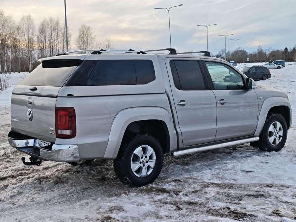 Grey Volkswagen Amarok 2015 in Mazeikiai, with an engine capacity of 1.97 L and mileage of 160 thousand km for 14500 €, photo 2 on AUTOMOTO.COM.LV