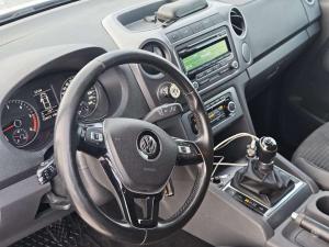 Grey Volkswagen Amarok 2015 in Mazeikiai, with an engine capacity of 1.97 L and mileage of 160 thousand km for 14500 €, photo 3 on AUTOMOTO.COM.LV