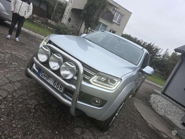 Pelēks Volkswagen Amarok 2016 Kauņa, ar dzinēja tilpumu 1.97 L un nobraukumu 241 tūkst. km par 14400 €, foto 2 vietnē AUTOMOTO.COM.LV