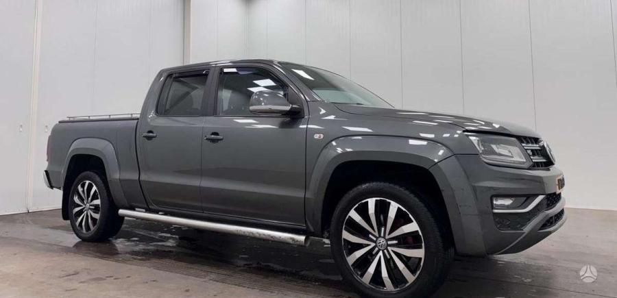 Pelēks Volkswagen Amarok 2017 Kauņa, ar dzinēja tilpumu 2.97 L un nobraukumu 350 tūkst. km par 15609 €, foto 1 vietnē AUTOMOTO.COM.LV