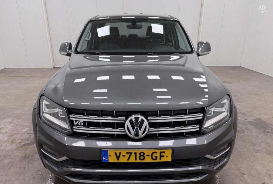 Pelēks Volkswagen Amarok 2017 Kauņa, ar dzinēja tilpumu 2.97 L un nobraukumu 350 tūkst. km par 15609 €, foto 2 vietnē AUTOMOTO.COM.LV