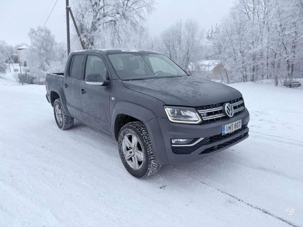 Grey Volkswagen Amarok 2017 in Kelme, with an engine capacity of 2.97 L and mileage of 390 thousand km for 11500 €, photo 1 on AUTOMOTO.COM.LV