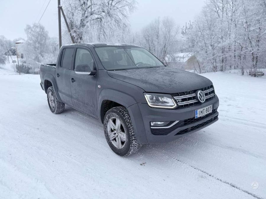 Pelēks Volkswagen Amarok 2017 Kelmė, ar dzinēja tilpumu 2.97 L un nobraukumu 390 tūkst. km par 11500 €, foto 1 vietnē AUTOMOTO.COM.LV