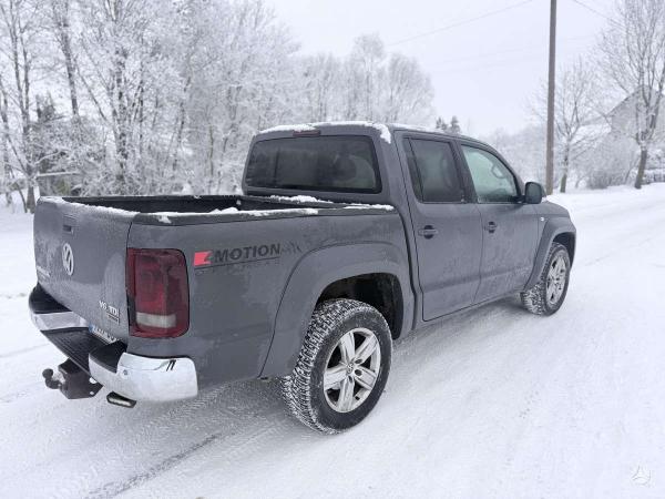 Grey Volkswagen Amarok 2017 in Kelme, with an engine capacity of 2.97 L and mileage of 390 thousand km for 11500 €, photo 4 on AUTOMOTO.COM.LV
