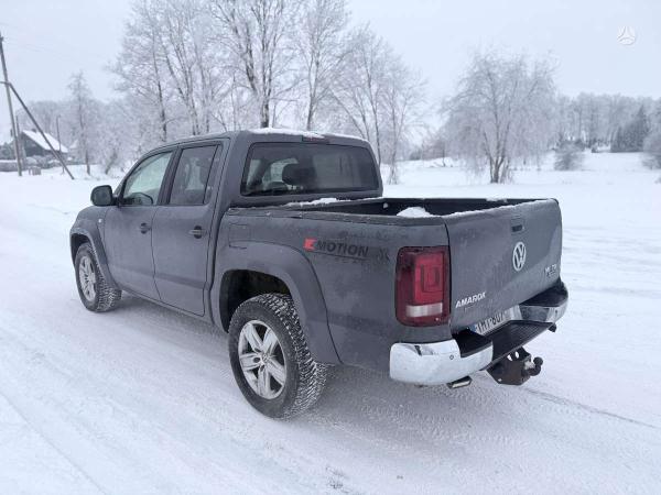 Grey Volkswagen Amarok 2017 in Kelme, with an engine capacity of 2.97 L and mileage of 390 thousand km for 11500 €, photo 6 on AUTOMOTO.COM.LV
