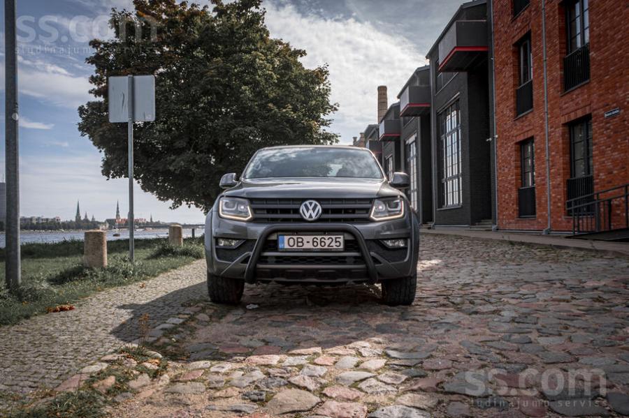 Pelēks Volkswagen Amarok 2017 Jēkabpils, ar dzinēja tilpumu 3.00 L un nobraukumu 310 tūkst. km par 16995 €, foto 9 vietnē AUTOMOTO.COM.LV